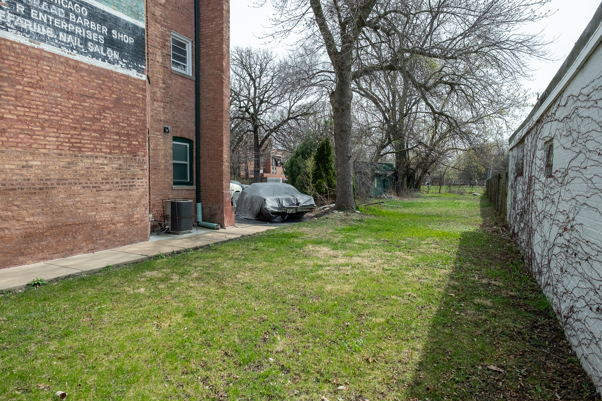 Amazing Mixed-Use 12-Unit Building at 1441 West 103rd Street | Traded